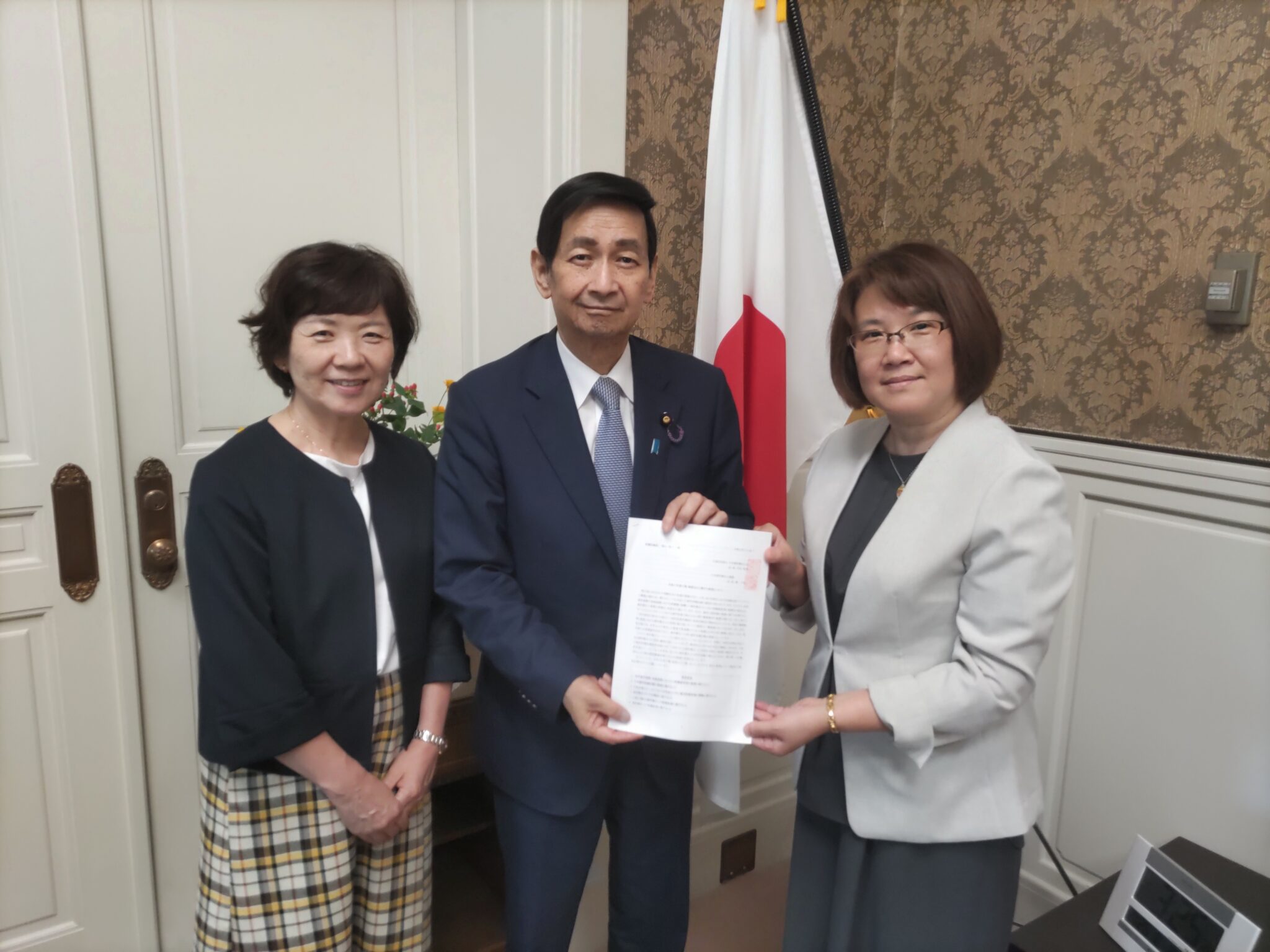 ★関口昌一参議院議員へ要望書提出★ – 日本歯科衛生士連盟